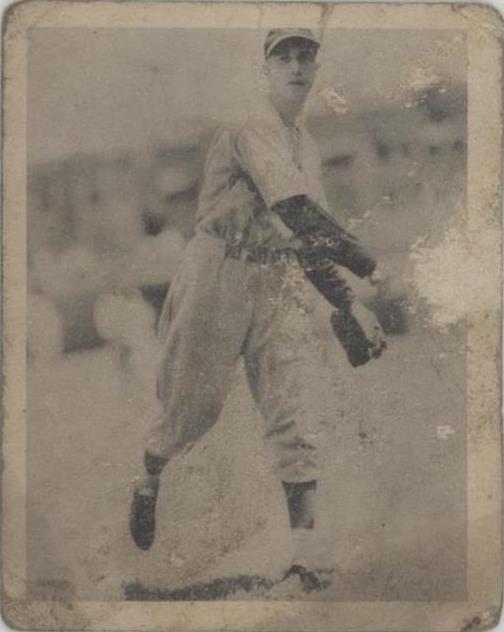 1939 Play Ball - Bucky Walters #22 Name in Upper and Lower Case (RC ...