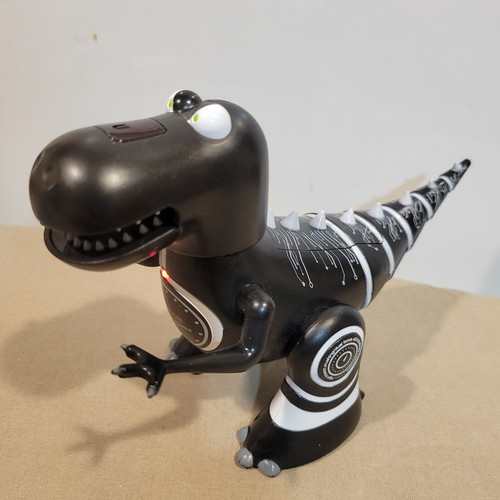 SHARPER IMAGE DX-2R8 Robotosaurus Dinosaur Extremely Dangerous Toy No ...