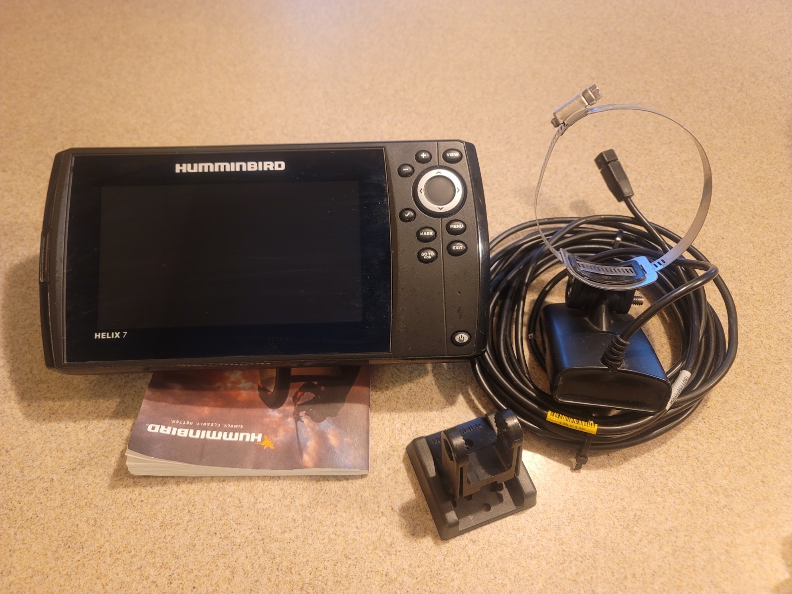 HUMMINGBIRD HELIX 7 CHIRP SI Di GPS G2. Head Unit, Transducer, Mount ...
