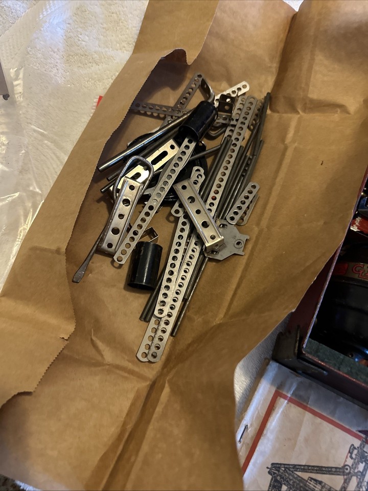 VTG. 1930s A.C. GILBERT ERECTOR SET Red Case | eBay