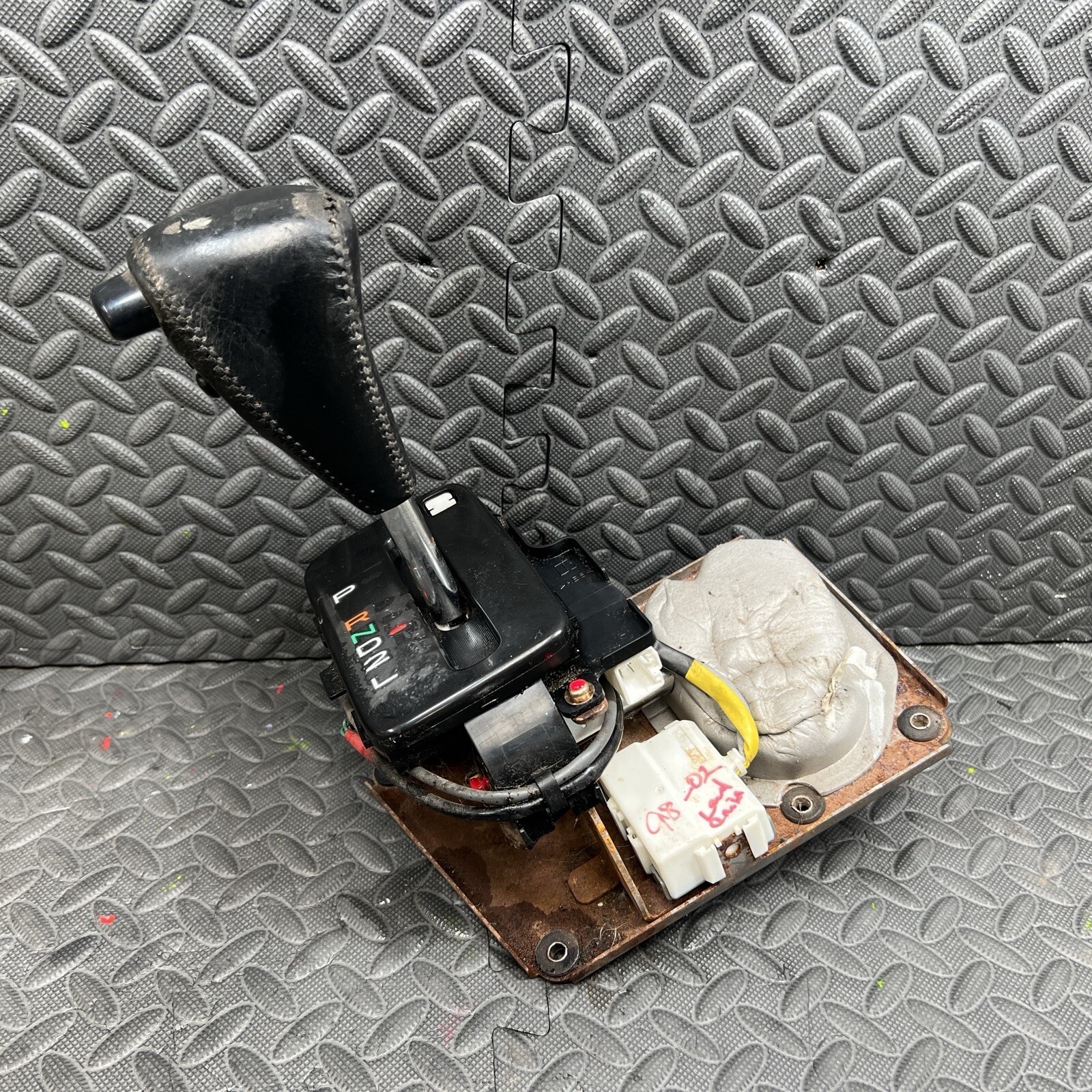 OEM 1998-2002 Land Cruiser Center Console Shift Lever Shifter A/T Auto ...