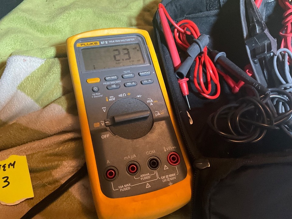 Fluke 87 True RMS Industrial Multimeter w/Yellow Waterproof Dustproof ...