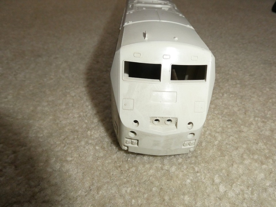 MTH O Scale Sample Light Gray Locomotive Body Shell 13" Long | eBay