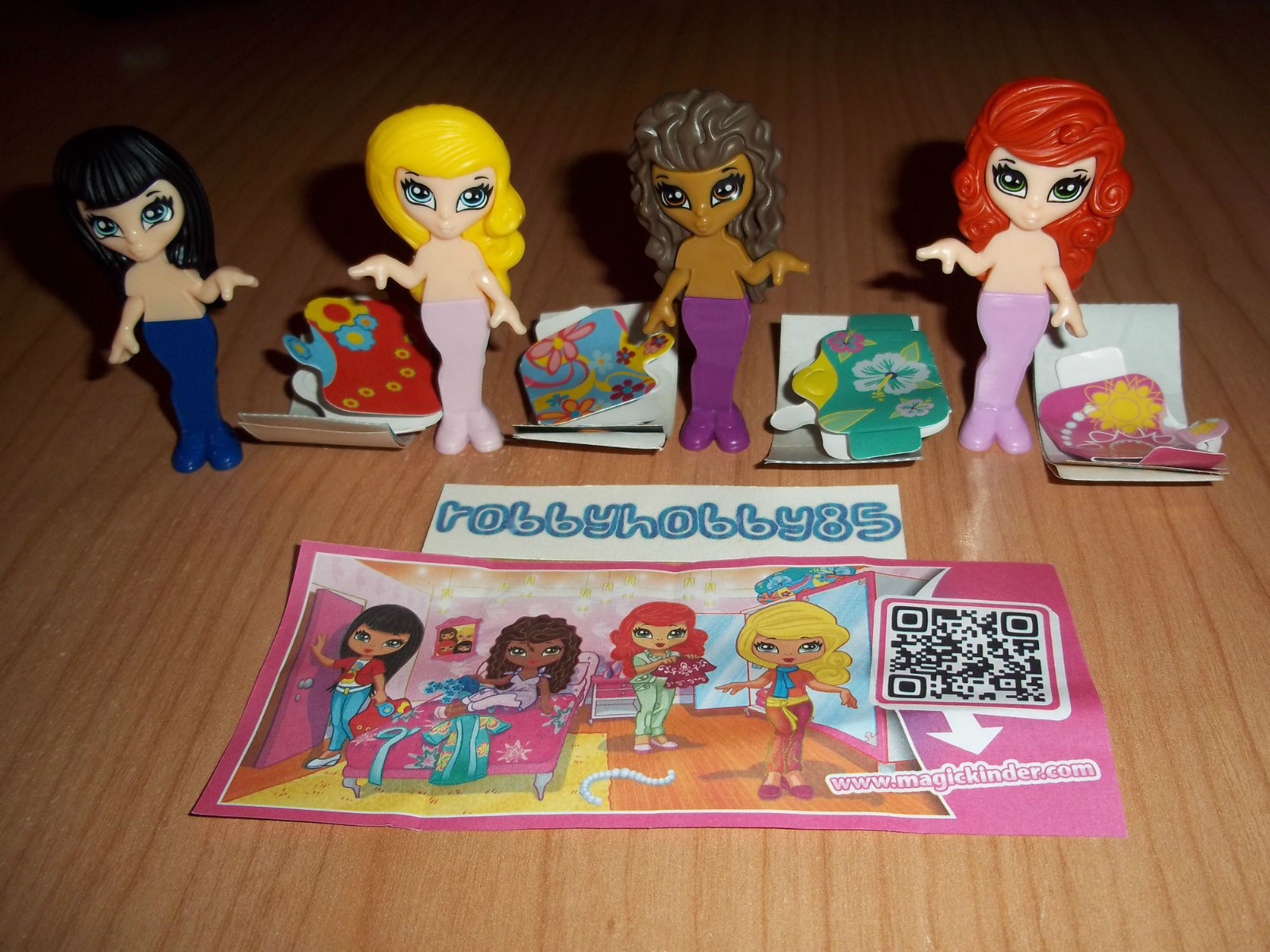 Complete set Trendy Dolls (FF514 - FF517) + 4 BPZ kinder Italy 2014/ ...