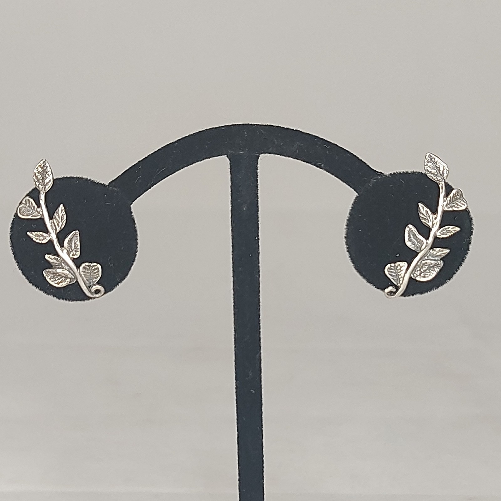 925 Silver Modernist Leaf Design Crawler / Drop Earr… - Gem