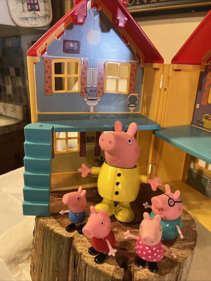Peppa Pig House Play Set with Characters and Stairs Extra Big Peppa ...