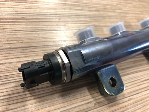 Fuel Rail Jeep Wrangler Liberty 2.8L CRD 11-18 New Mopar 68092292AA | eBay