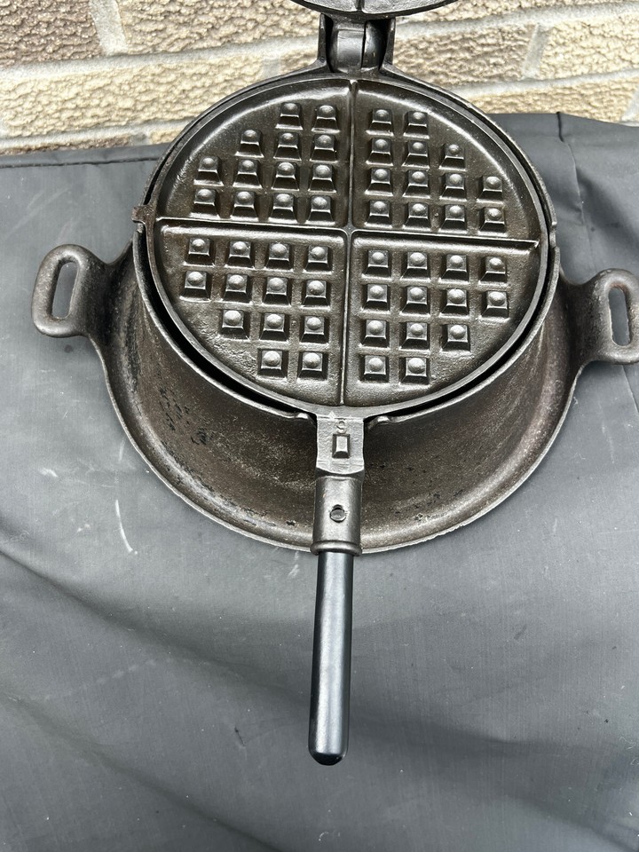 GRISWOLD OLD STYLE NEW AMERICAN NO 8 WAFFLE IRON HIGH BASE 976 977 WOOD ...