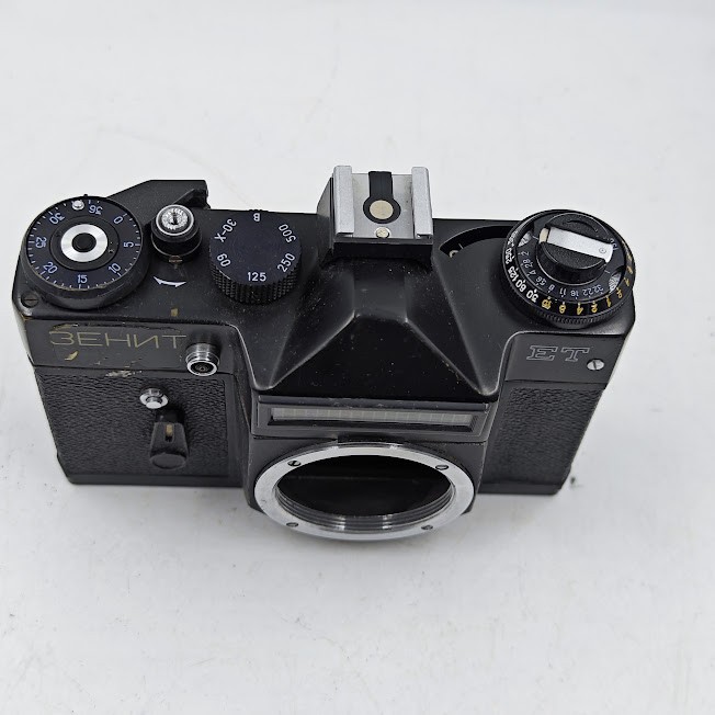 Zenit ET Vintage 35mm SLR Camera Body - Untested, No Lens | eBay