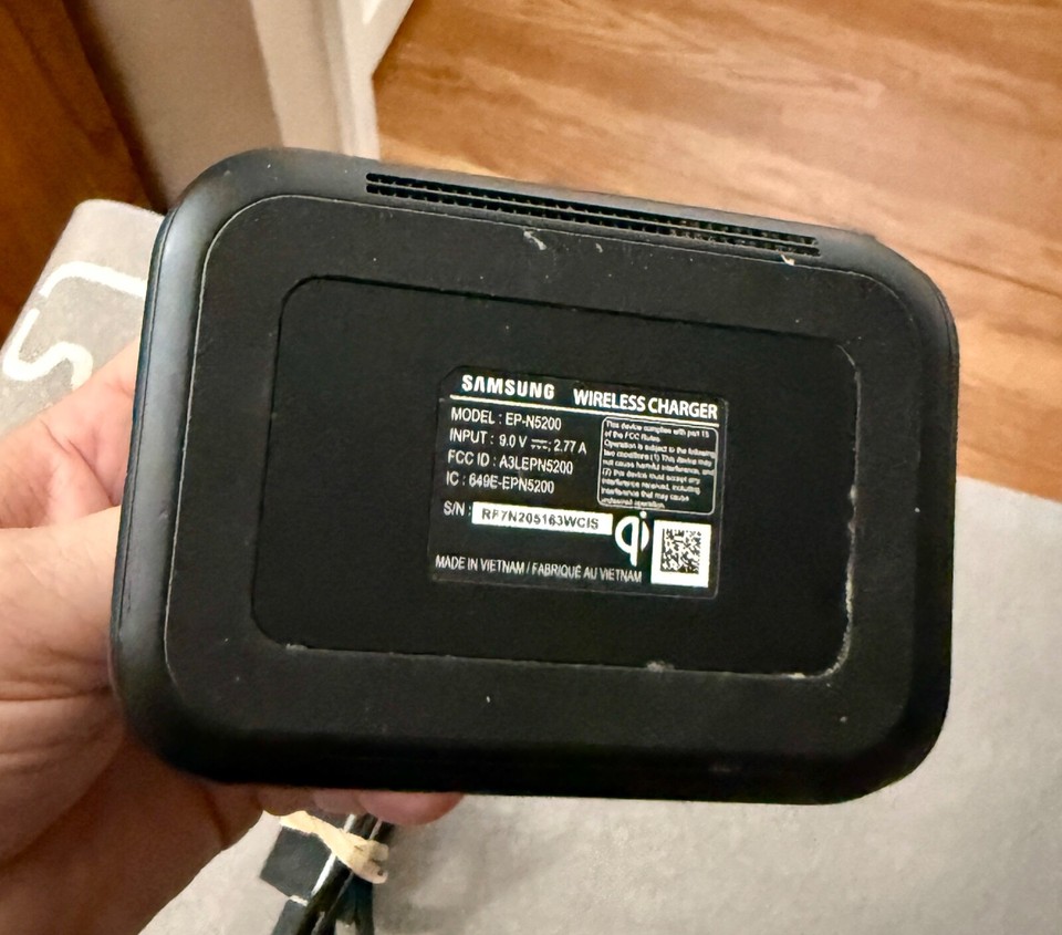 GENUINE Samsung Wireless Charger Stand Fast 15W Qi Stand EP-N5200 Black ...