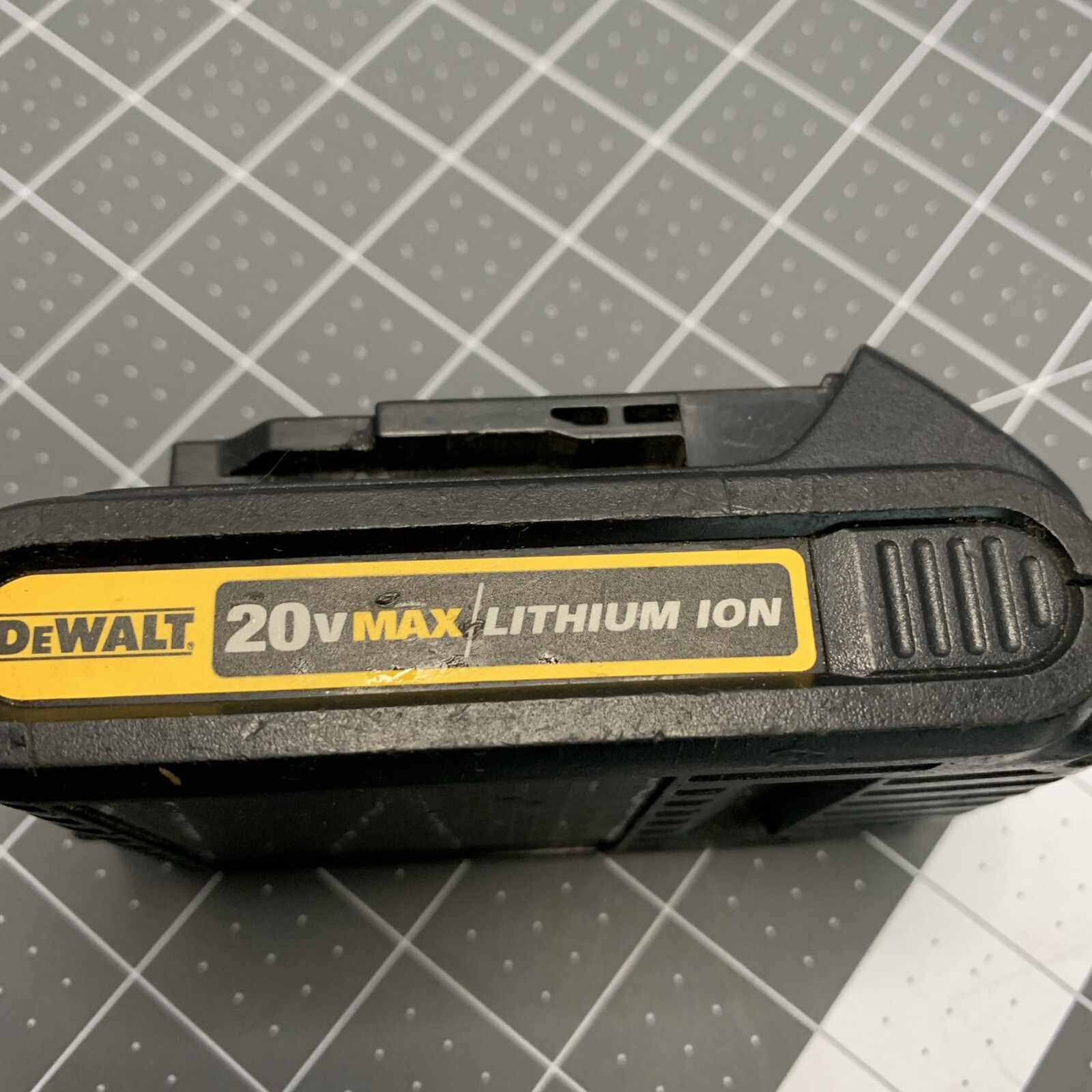 " Dewalt DCB201 20V Max Battery 1.5Ah Lithium Ion | eBay