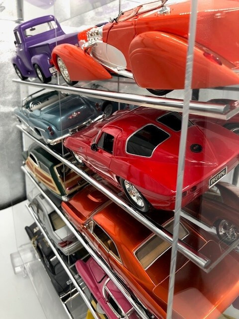 Model Die cast 1:18 Display Case holds 10~ Angled Shelves | eBay