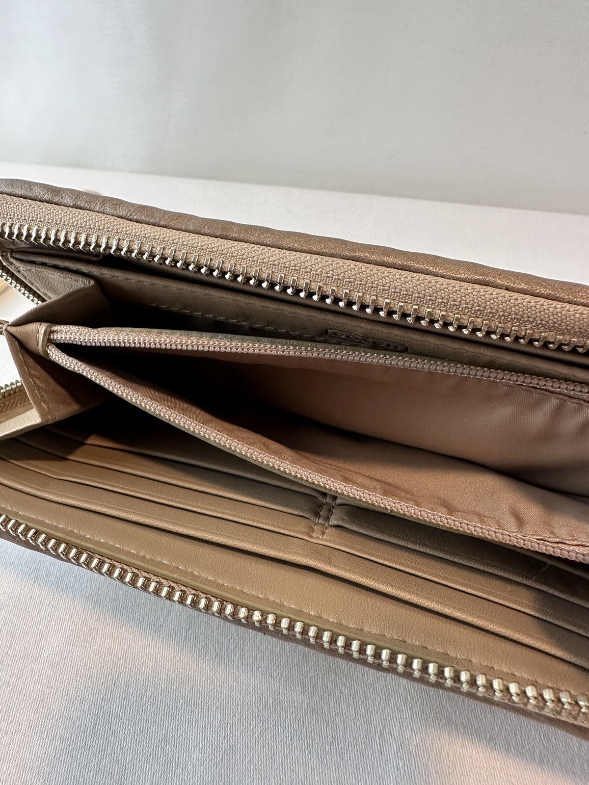 Coach Madison Gathered Leather Accordion Zip Wallet C… - Gem