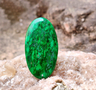 Natural Maw Sit Sit Jade Cab High Chromium Jadeite Jade-Albite Gemstone ...