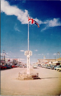 Mile Zero Post Dawson Creek BC Alaska Highway Trail's Motel (back ...