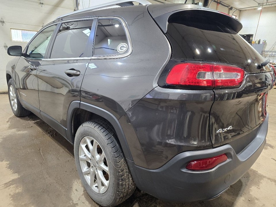 Used Rear Right Door Assembly Rear Side fits: 2014 Jeep Cherokee ...