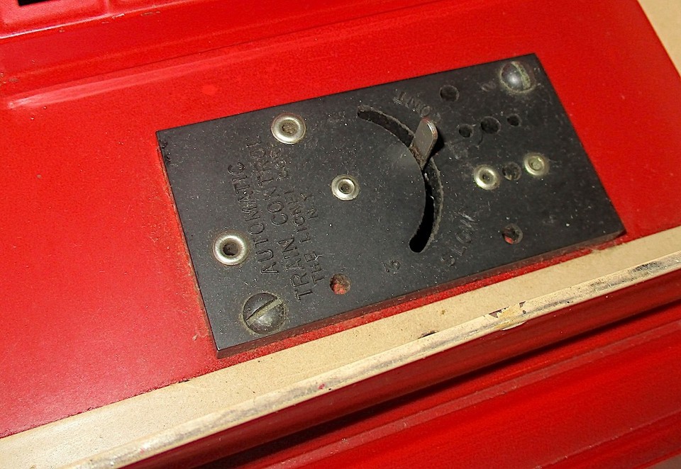 Lionel ORIGINAL Prewar 116 Stop Station in Red/Cream WITH BOX ...