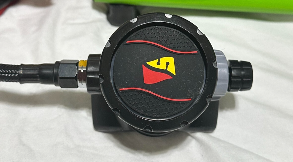 Hookah Diving raft with 12 Volt Elite dive pump 50' hose and Dive Rite ...