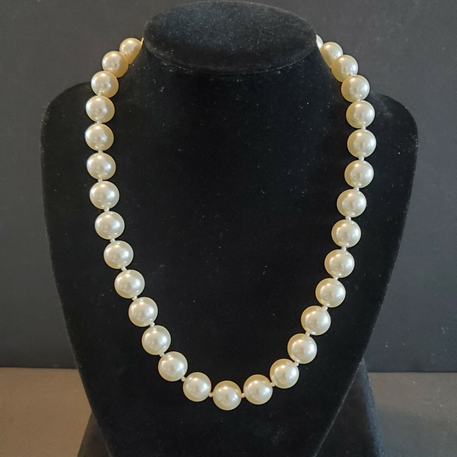 Antique Lovely Single Strand w/ Double Knotted Ivory … - Gem