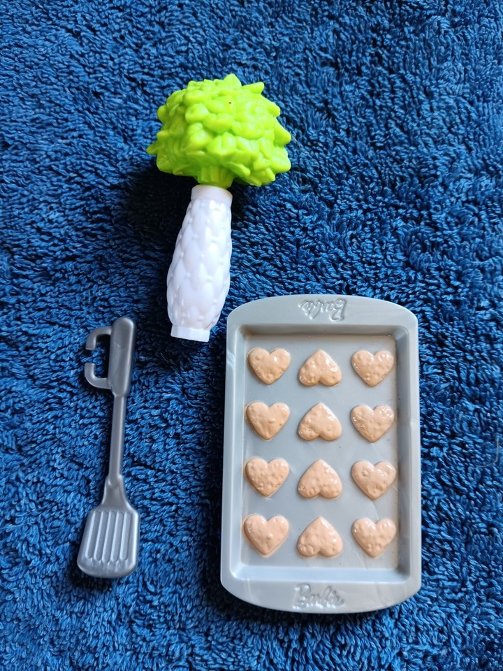 Barbie Dream House 2015 Heart Cookie Pan Spatula Bowl Spoon Vase Lot 5 ...