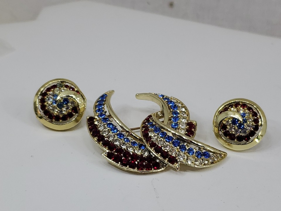 VINTAGE RED WHITE BLUE RHINESTONE BROOCH PIN & CLIP ON EARRINGS SET | eBay