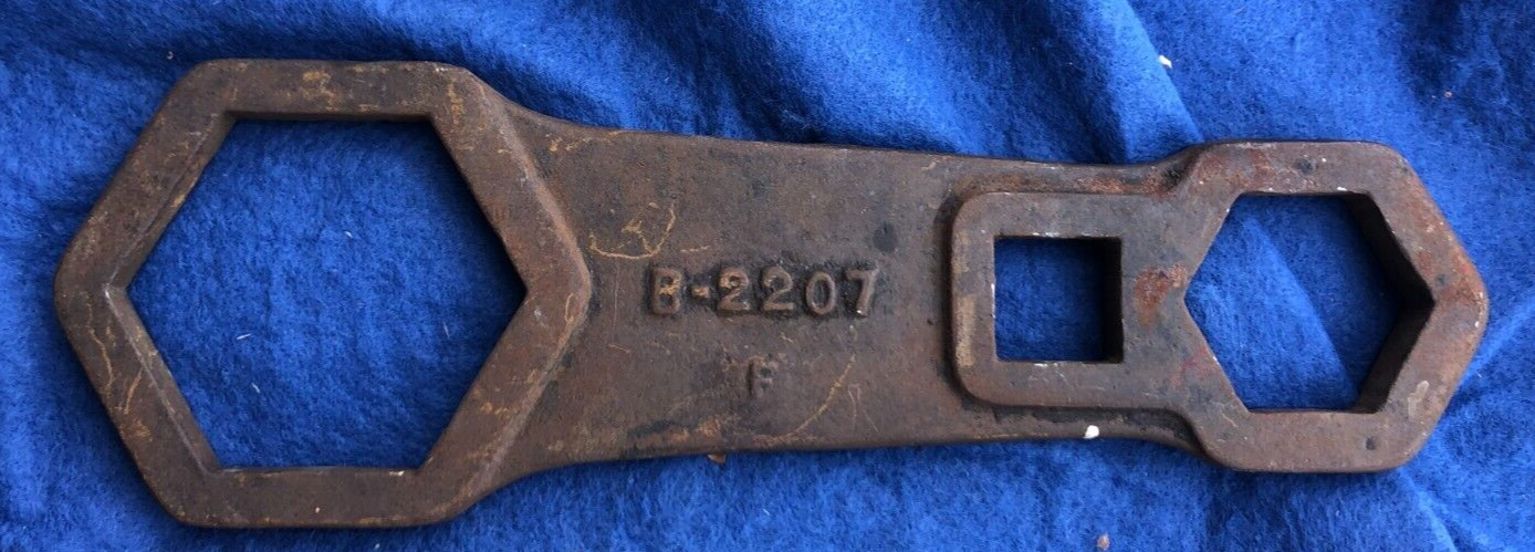 HUGE VINTAGE SPANNER HEX / Square WRENCH DISPLAY PIECE NICE PATINA B ...