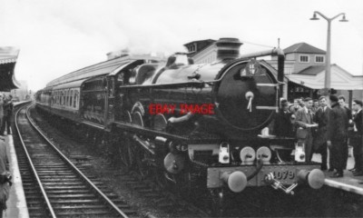 PHOTO GWR LOCO NO 4079 PENDENNIS CASTLE AT PADDINGTON WITH THE IAN ...