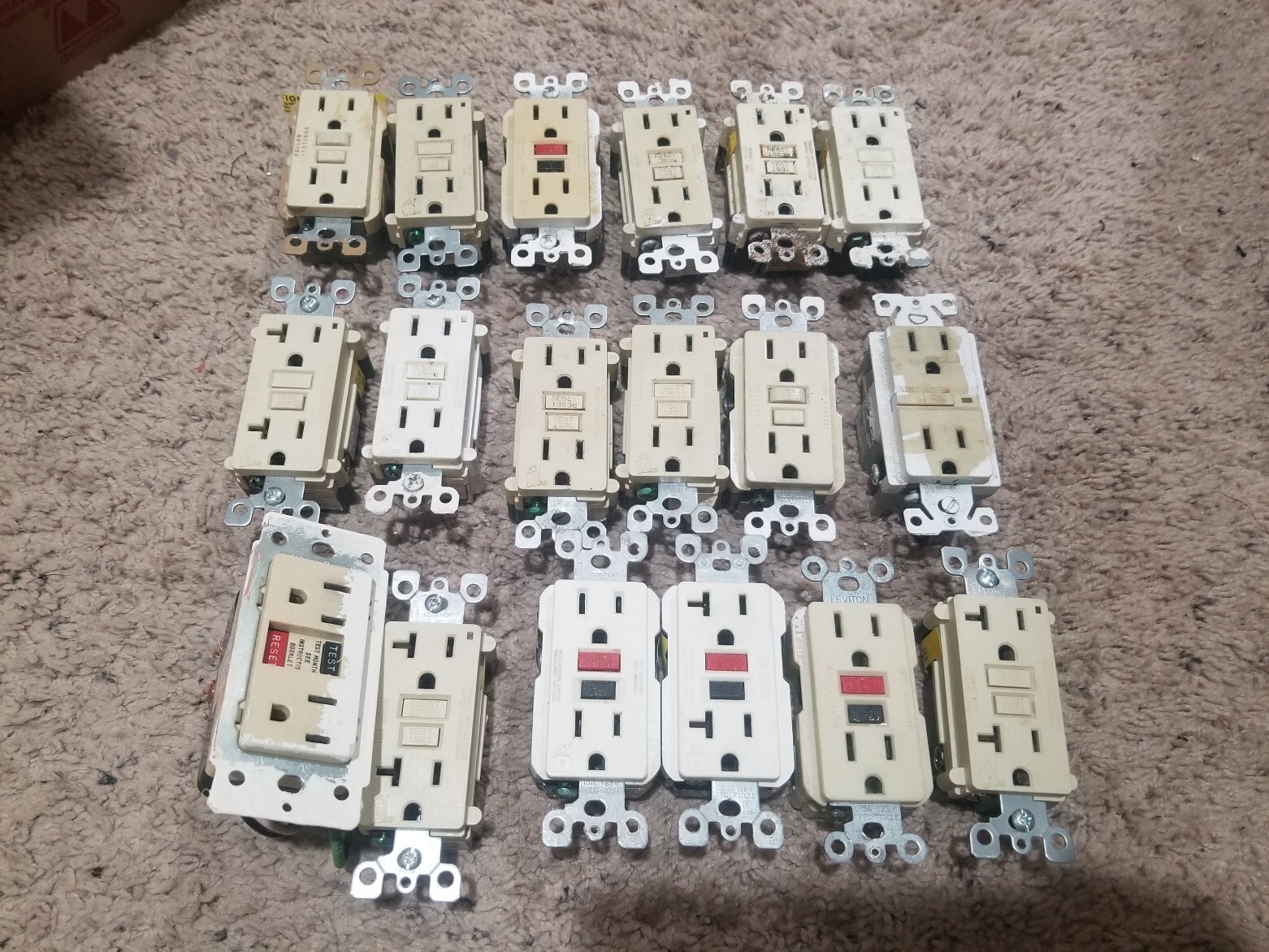 LOT OF 18 15 20 AMP GFCI GFI Almond White mixed Color Grounded ...