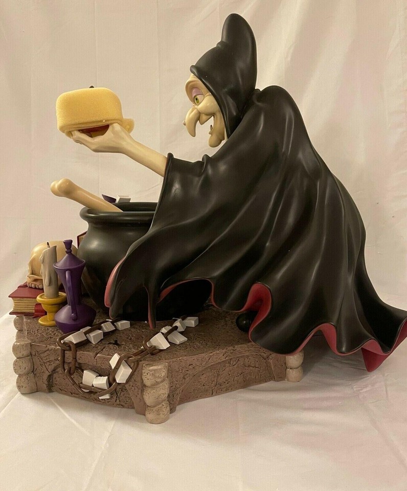 Disney Snow White Old Hag cauldron Big Fig | eBay