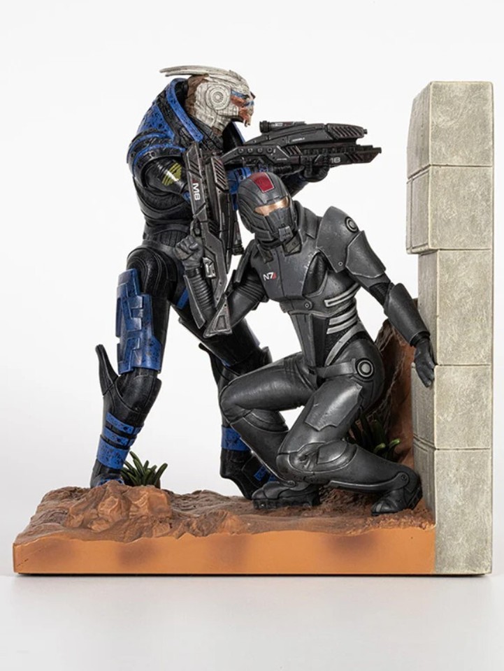 Mass Effect Cover Fire Garrus Shepard Vs Geth Bookends Statue Figure 3461