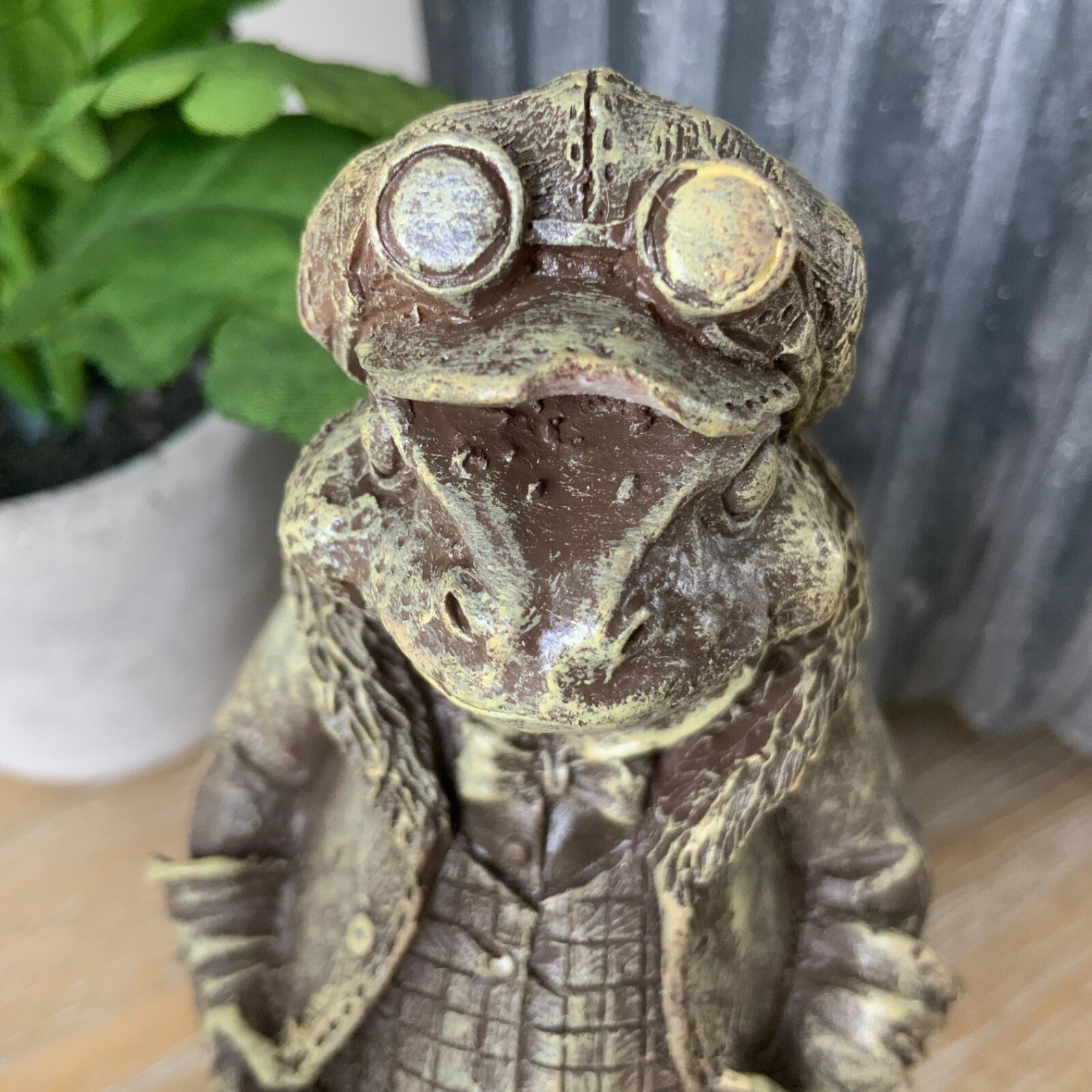 4 x Resin Vintage Style Mr Ratty Mole Toad Badger Decorative Sculptures ...