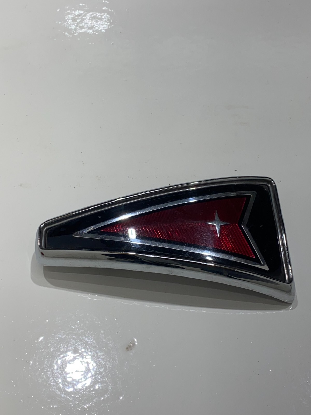 92 93 NOS Pontiac Bonneville Grill Emblem Front Grille Molding Trim ...
