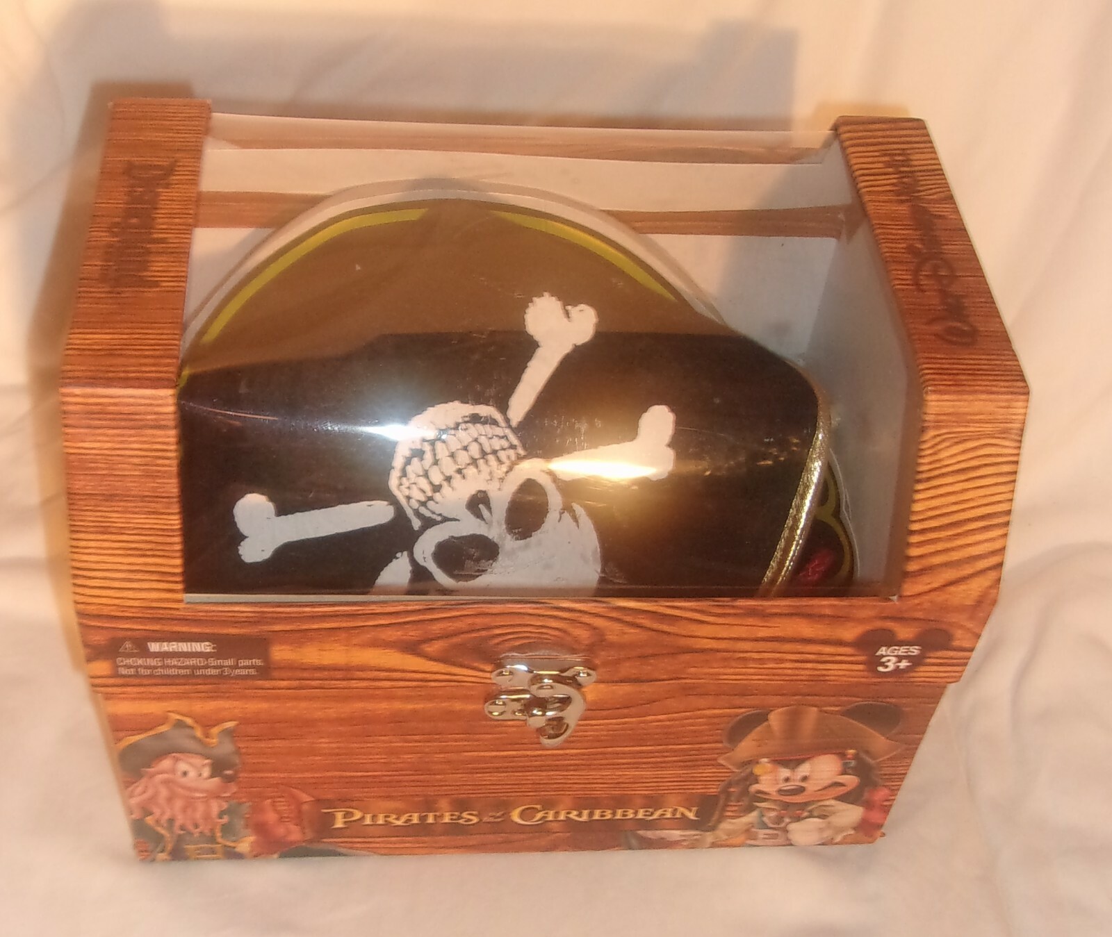 DISNEYLAND PIRATES OF THE CARIBBEAN TOY CHEST WITH SOUVENIRS INSIDE ...