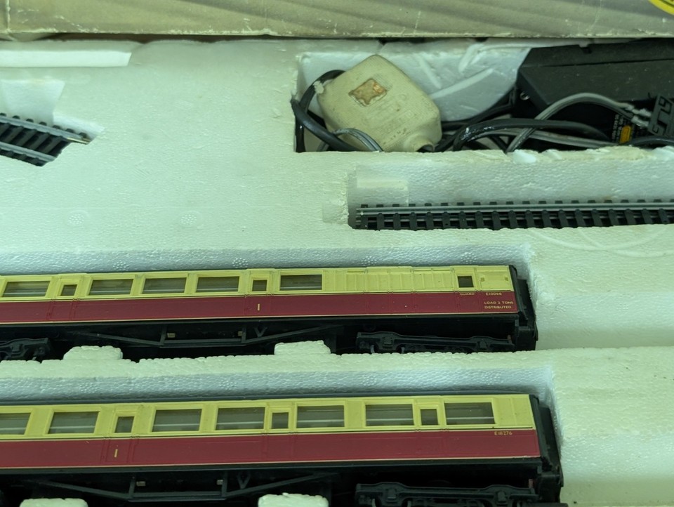 Hornby Railways R542 Mighty Mallard 60022 BR Locomotive Train Set Boxed ...