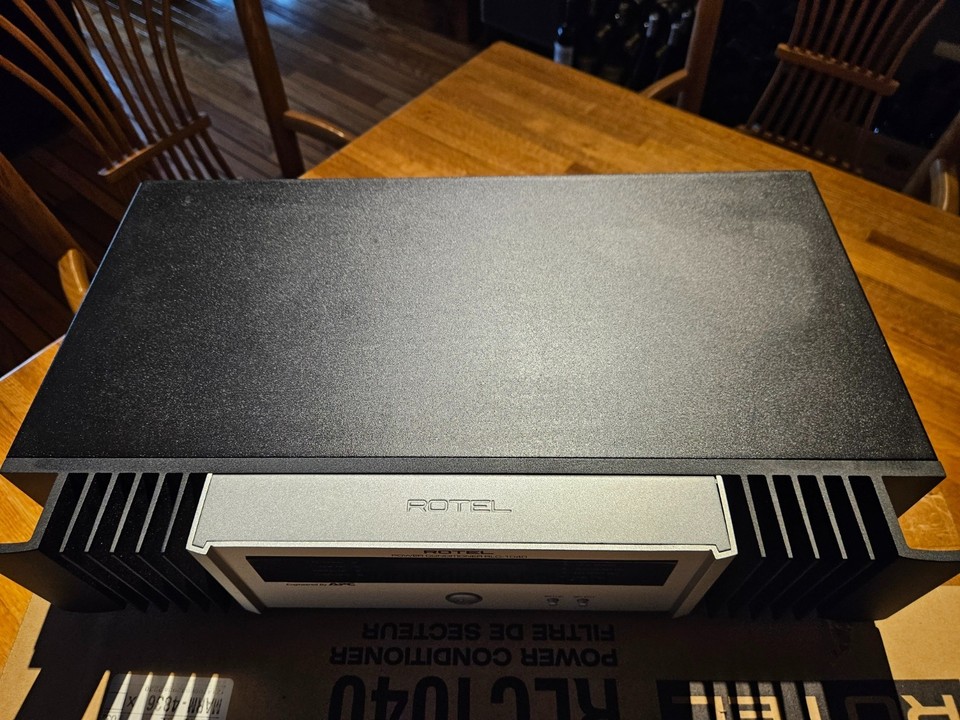 Rotel RLC-1040 Power Conditioner Silver (Excellent Pre-Owned Condition ...