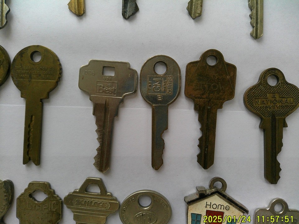 Mixed Lot of 54 ANTIQUE & VTG Keys: DURABILT BELLOC Yale Curtis Corbin ...