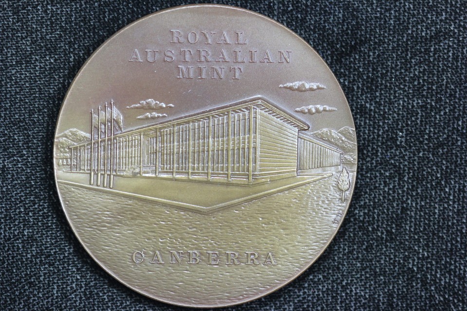 1970 - 1984 Royal Australia Mint Canberra Bronze Medal 3GNR | eBay