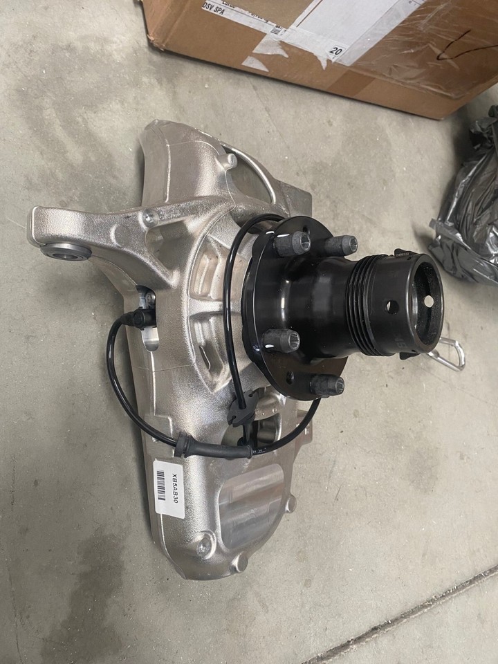 Ferrari 488 Challenge car LF hub and upright assembly part number ...