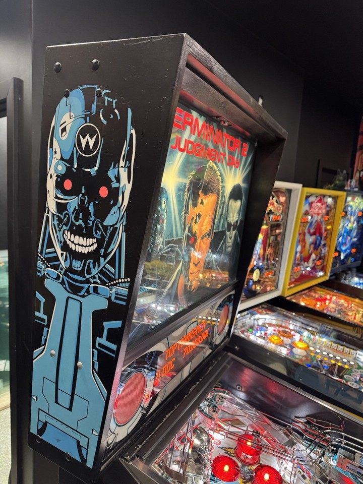 Terminator 2 Pinball Machine Williams 1991 LEDS Free Ship Orange County ...