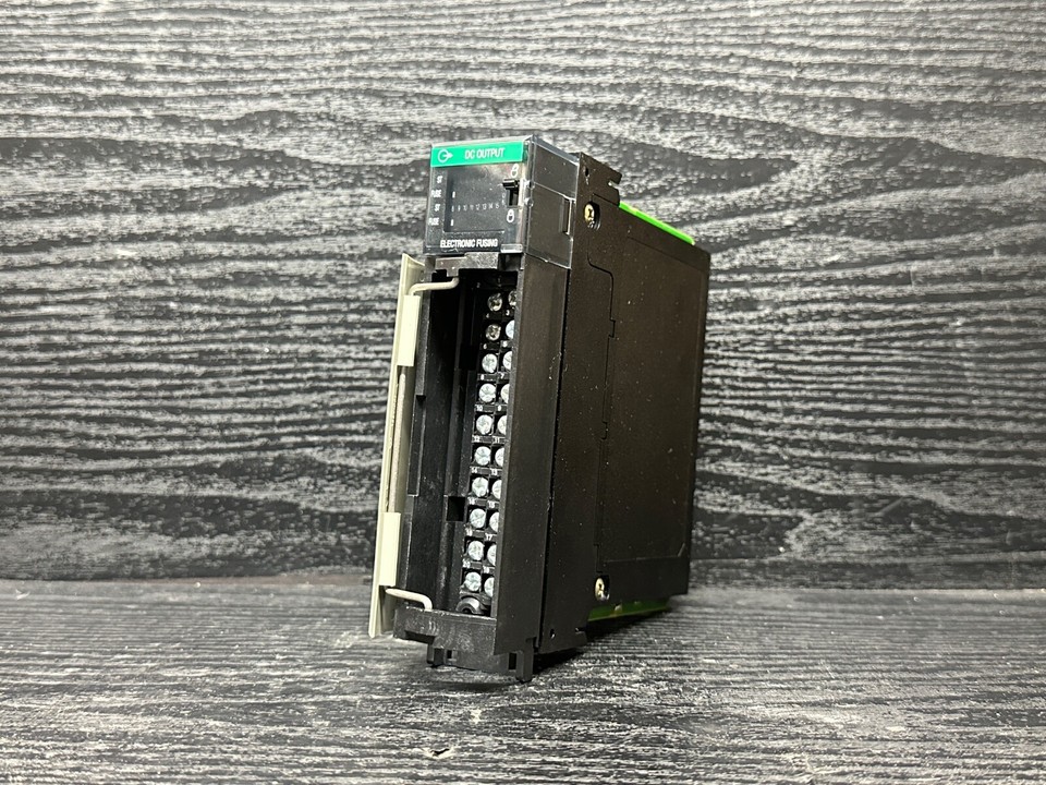 Allen Bradley 1756-OB16E 1756-0B16E 1756-TBNH ControlLogix DC Output ...