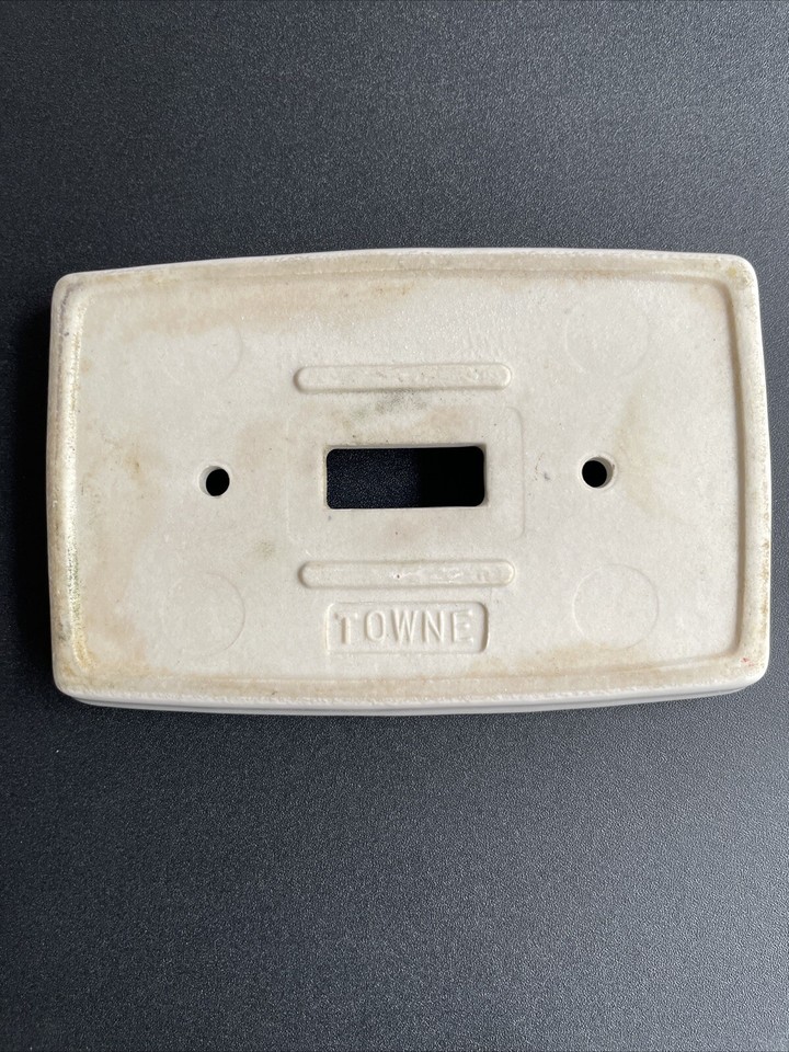 Towne Ceramic Outlet Cover Switch Plate Robe Hooks White Gold Fleur-de ...