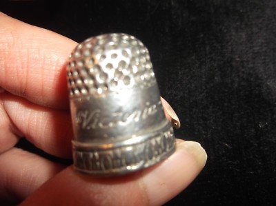 COLLECTABLE PEWTER THIMBLE LOVELY REPLICA OF ORIGINAL VICTORIA & ALBERT ...