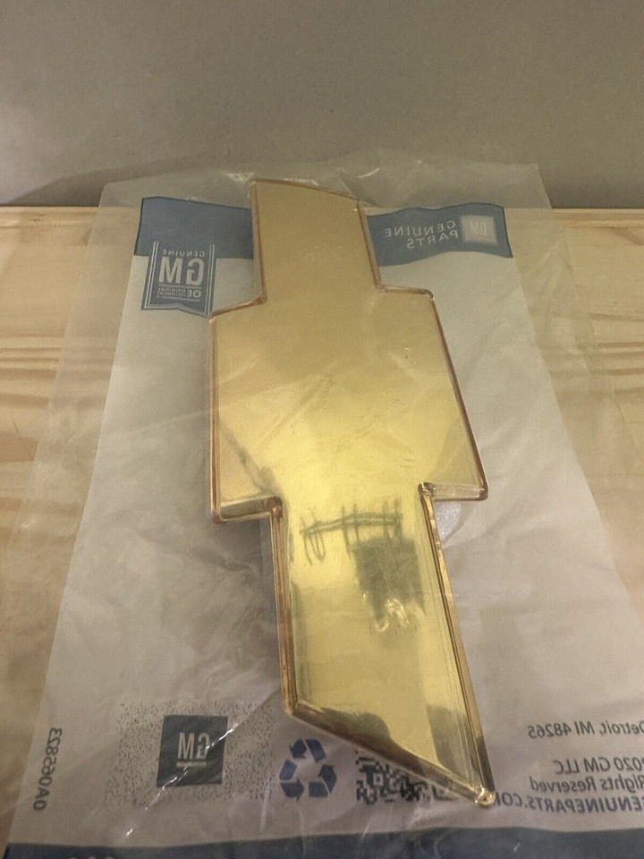 1999-2006 Chevrolet Front Grille Bowtie Emblem Badge Gold | 12335633 ...
