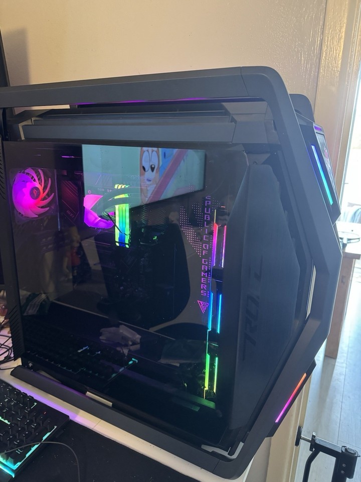 ASUS ROG Hyperion Gaming PC Case And Vertical Mount Large - Collection ...