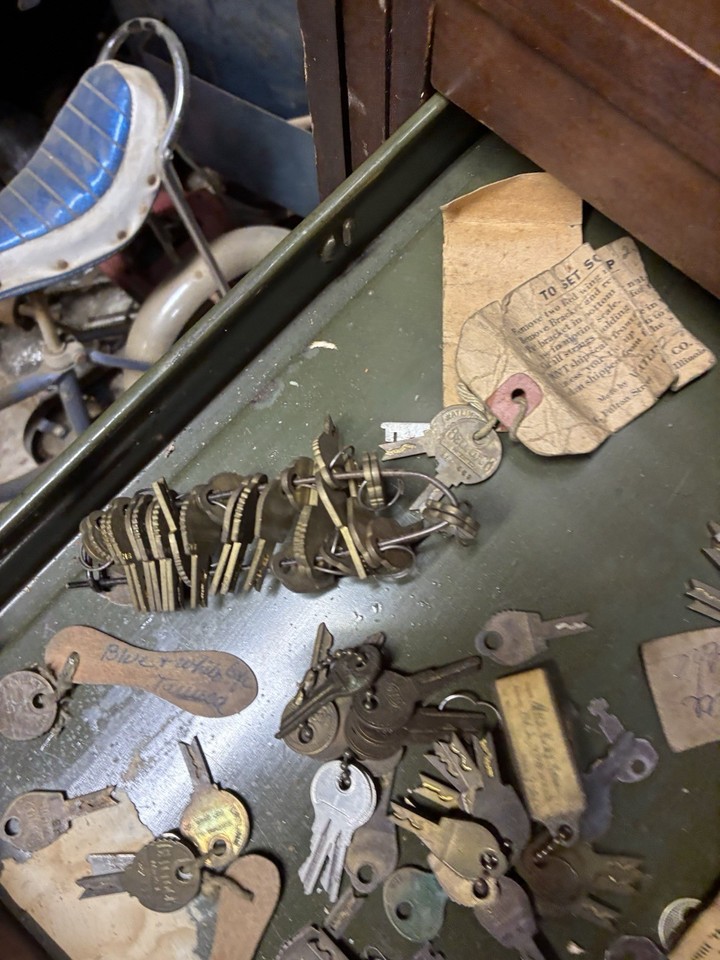 125 - Antique coin op key: Chicago Lock keys- Watling Scale Front Door ...