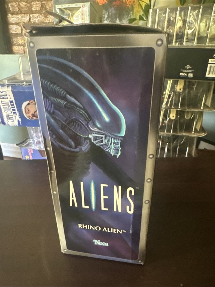 NEW NECA Aliens Rhino Alien 10" Action Figure | eBay