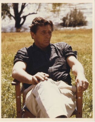 Robert Mitchum 1960s Sitting in Chair Smoking Cigarette Vintage 8x10 ...