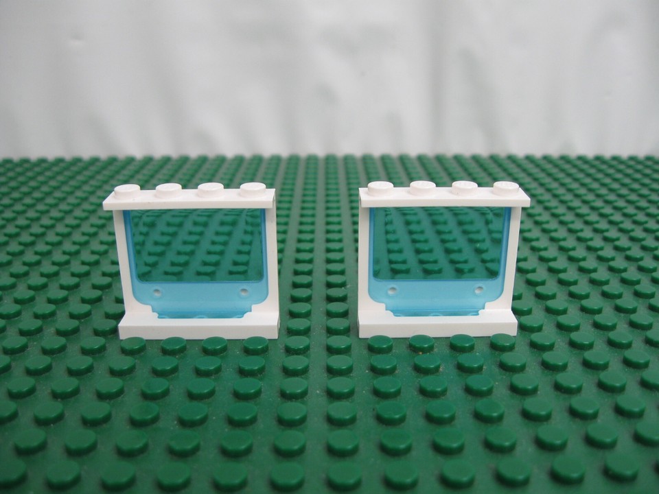 2x LEGO White Panel 1 x 4 x 3 Fixed Trans-Light Blue Glass 6348 6666 ...