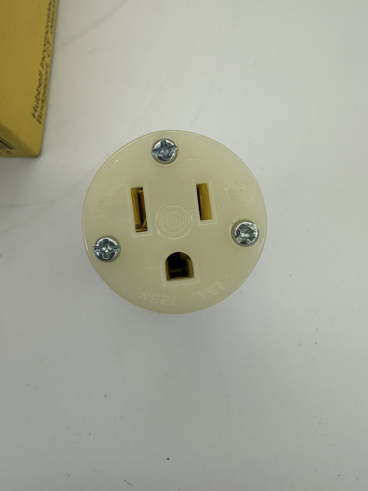 Hubbell HBL5269C 2 Pole 3 Wire Grounding 15A 125V NEMA 5-15R Connector ...