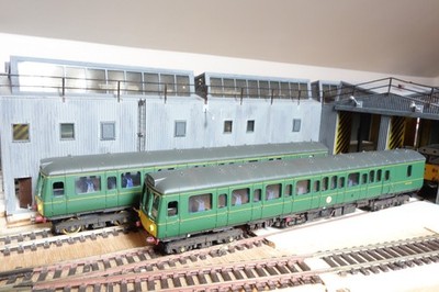 Lima OO 205137 Class 117 Suburban 2 car DMU British Railways green ...